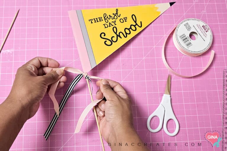 Easy DIY Back to School Photo Props | Free Printable Flags